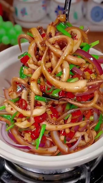 鱿鱼怎么做不缩水_鱿鱼焯水还是直接炒-第1张图片-山城妙识