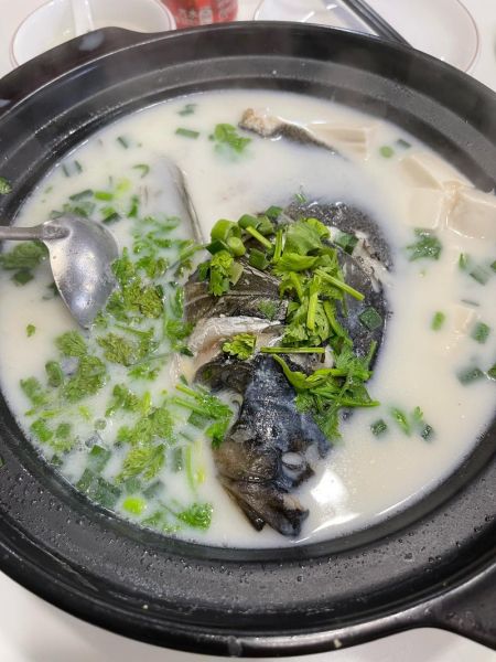 鱼头汤怎么做_鱼头汤视频教程-第2张图片-山城妙识