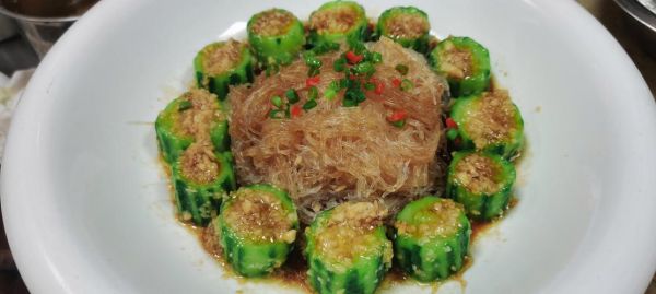 蒜蓉粉丝蒸胜瓜怎么做_蒸多久才熟-第1张图片-山城妙识 蒜蓉粉丝蒸胜瓜怎么做_蒸多久才熟-第1张图片-山城妙识