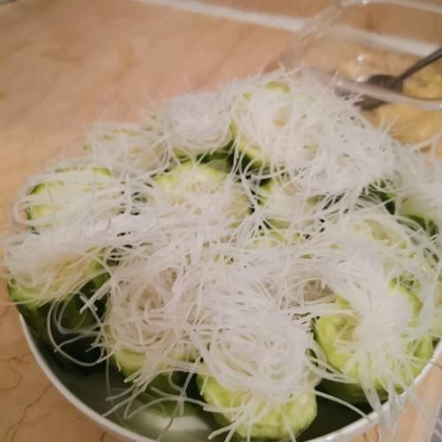 蒜蓉粉丝蒸胜瓜怎么做_蒸多久才熟-第3张图片-山城妙识 蒜蓉粉丝蒸胜瓜怎么做_蒸多久才熟-第3张图片-山城妙识