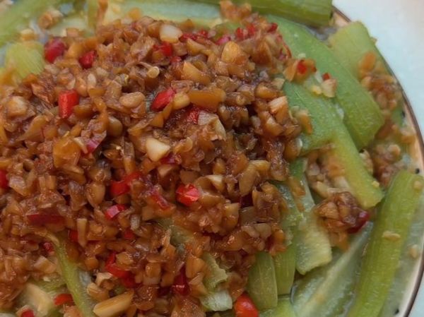 蒜蓉粉丝蒸胜瓜怎么做_蒸多久才熟-第2张图片-山城妙识 蒜蓉粉丝蒸胜瓜怎么做_蒸多久才熟-第2张图片-山城妙识