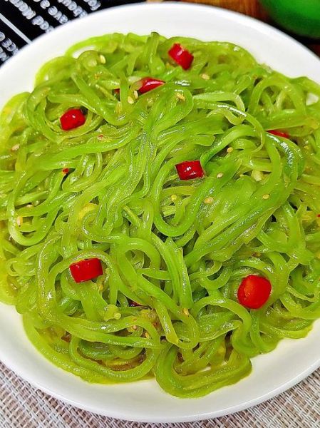 莴笋怎么炒又脆又好吃_莴笋焯水还是直接炒-第1张图片-山城妙识