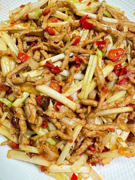 韭黄肉丝怎么炒才嫩_正宗川菜韭黄肉丝做法-第3张图片-山城妙识