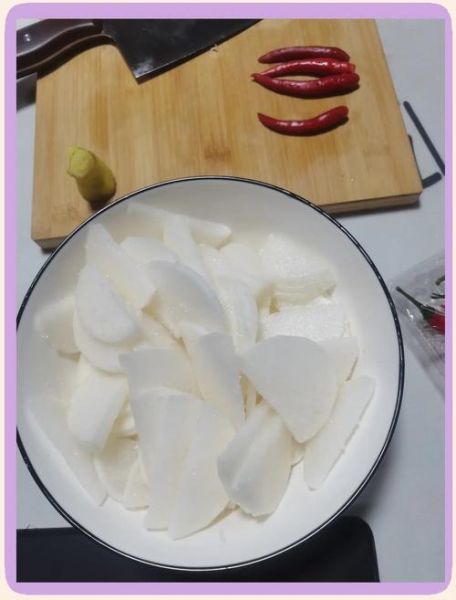 萝卜咸菜怎么拌好吃_萝卜咸菜拌什么调料-第1张图片-山城妙识