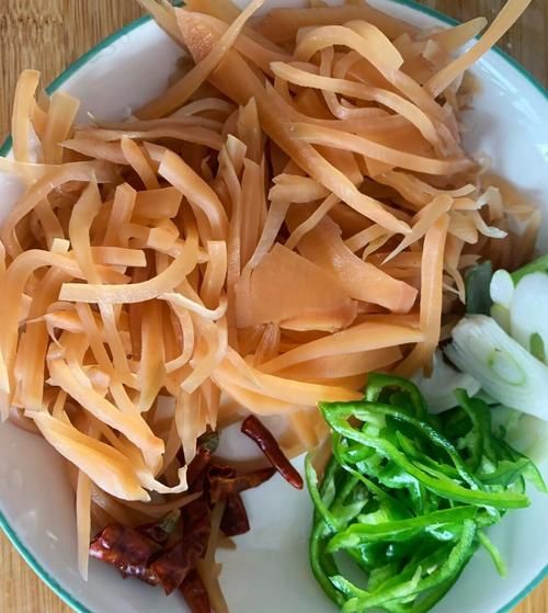 咸菜疙瘩怎么拌好吃_咸菜疙瘩拌法大全-第1张图片-山城妙识