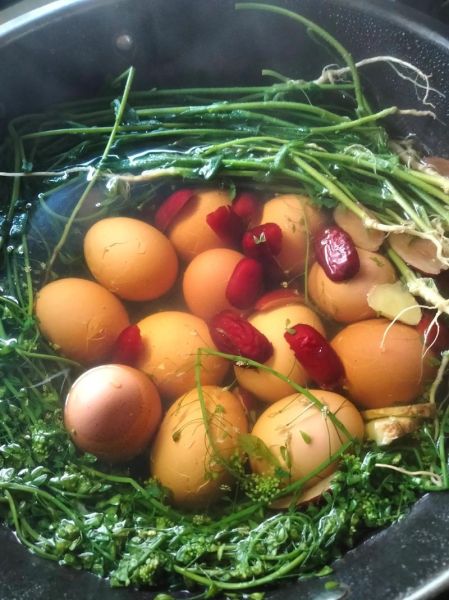 老荠菜煮鸡蛋的功效_老荠菜煮鸡蛋孕妇能吃吗-第1张图片-山城妙识