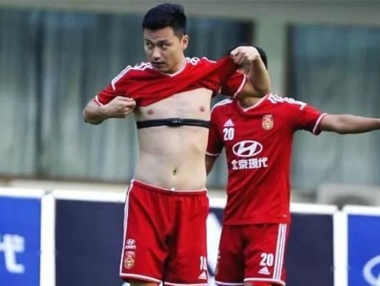 国足白斩鸡事件原因_国足白斩鸡事件影响-第1张图片-山城妙识