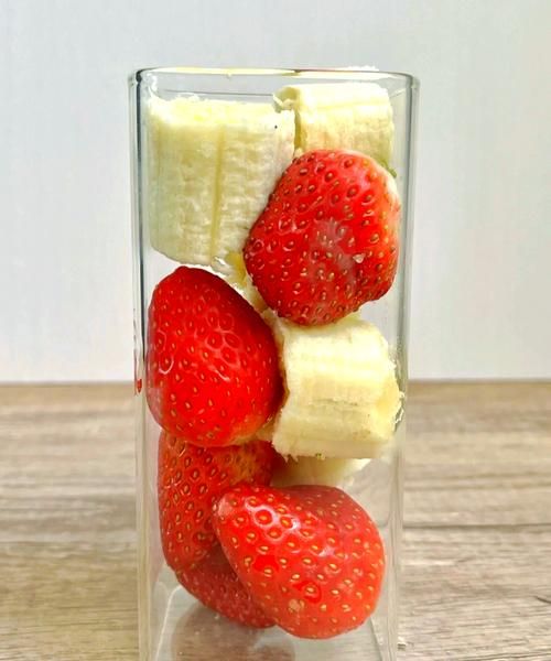 草莓奶昔能减肥吗_草莓奶昔的功效与作用-第1张图片-山城妙识