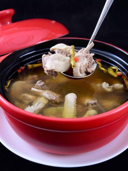 秋季炖汤大全_适合全家人的秋季炖汤有哪些-第2张图片-山城妙识