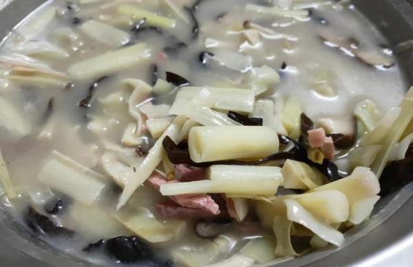 蒲菜汤怎么做_蒲菜汤的功效与作用-第3张图片-山城妙识