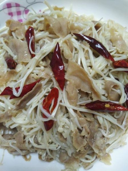 金针菇炒羊肉卷怎么做_金针菇炒羊肉卷的家常做法-第3张图片-山城妙识