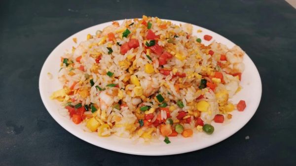 炒饭图片高清_如何拍出诱人色泽-第1张图片-山城妙识