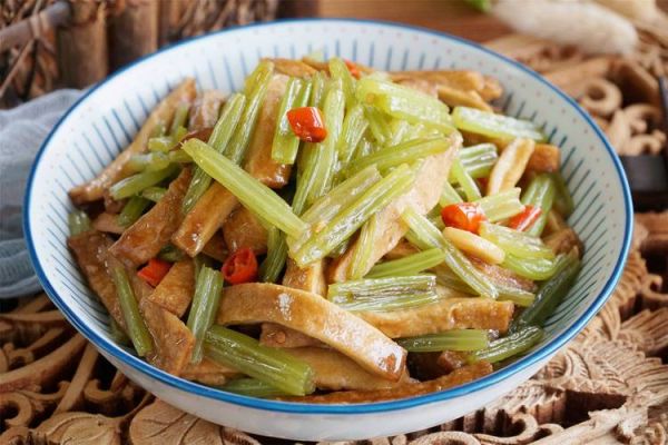 芹菜炒什么好吃_芹菜除了香干还能配什么-第3张图片-山城妙识