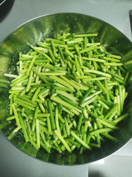 蒜苔怎么腌制好吃又放时间长_蒜苔腌多久能保存半年-第2张图片-山城妙识