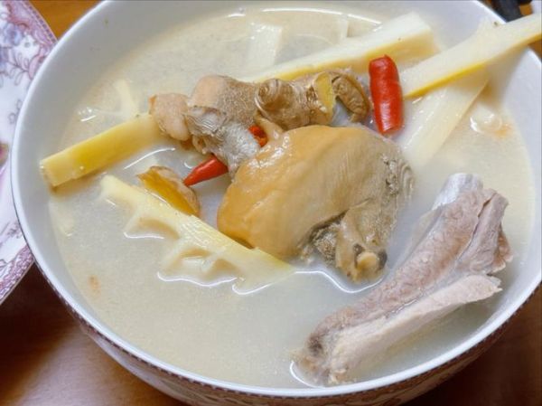 河蚌肉炖汤怎么做_河蚌汤去腥技巧-第1张图片-山城妙识