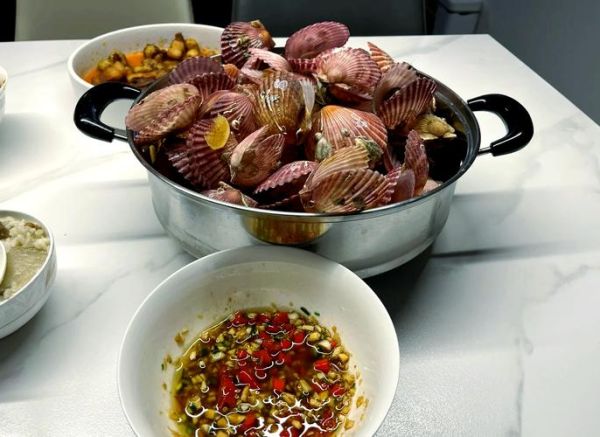 扇贝蒸还是煮好吃_蒸扇贝和煮扇贝哪个更鲜-第2张图片-山城妙识