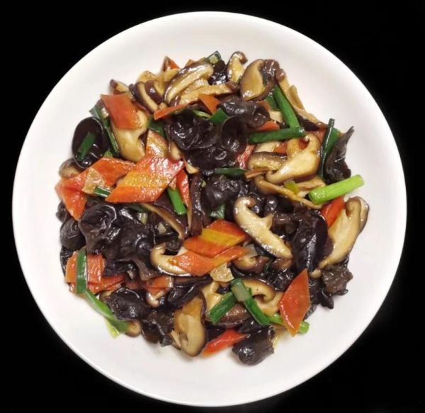 香菇木耳炒肉怎么做_香菇木耳炒肉热量高吗-第1张图片-山城妙识