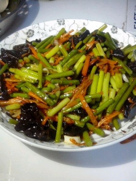 蒜苔木耳炒肉叫什么_家常做法与命名由来-第3张图片-山城妙识 蒜苔木耳炒肉叫什么_家常做法与命名由来-第3张图片-山城妙识