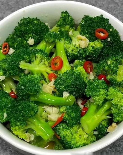 西兰花蒸多久能保留最多营养_西兰花焯水会破坏维C吗-第1张图片-山城妙识