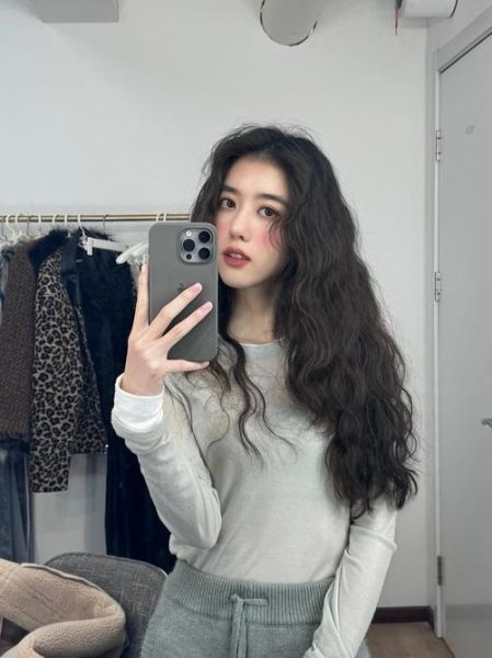 蛋花卷发型适合什么脸型_蛋花卷怎么打理不毛躁-第3张图片-山城妙识