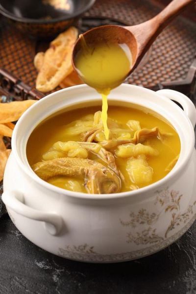 花胶鱼肚煲汤的做法_花胶鱼肚煲汤要焯水吗-第2张图片-山城妙识