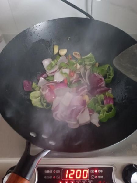 洋葱炒猪肝怎么炒才嫩_洋葱炒猪肝要不要焯水-第3张图片-山城妙识