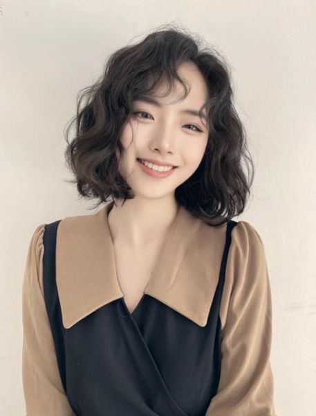 蛋蛋卷发型适合什么脸型_蛋蛋卷发型怎么打理-第1张图片-山城妙识 蛋蛋卷发型适合什么脸型_蛋蛋卷发型怎么打理-第1张图片-山城妙识