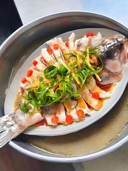 蒸鲈鱼怎么蒸好吃_蒸鲈鱼蒸多少分钟-第2张图片-山城妙识