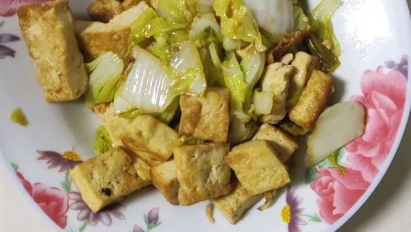 小白菜炒豆腐怎么炒好吃_家常做法窍门-第2张图片-山城妙识