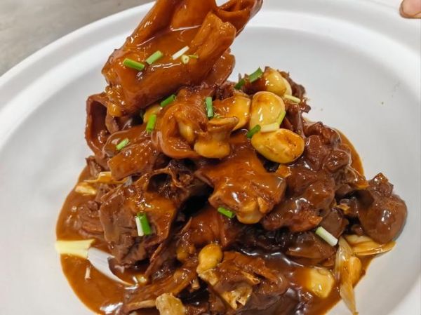 红烧大鹅最正宗的做法_红烧大鹅怎么做才好吃-第1张图片-山城妙识