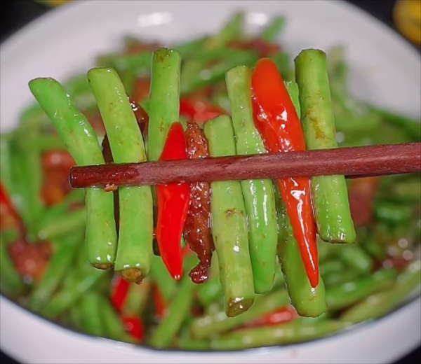 长豆角怎么素炒好吃_长豆角素炒做法-第3张图片-山城妙识