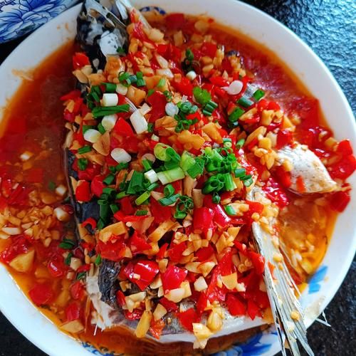 剁椒鱼头怎么做才正宗_剁椒鱼头湘菜做法-第3张图片-山城妙识