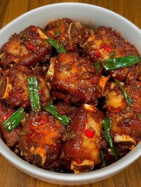 秘制蒜香排骨家常做法_蒜香排骨怎么做好吃又入味-第1张图片-山城妙识