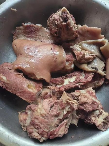 炖猪头肉的做法大全_猪头肉怎么炖才香-第1张图片-山城妙识