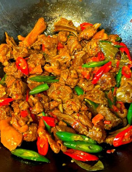 鸭肉怎么做好吃_鸭肉最简单的做法-第1张图片-山城妙识