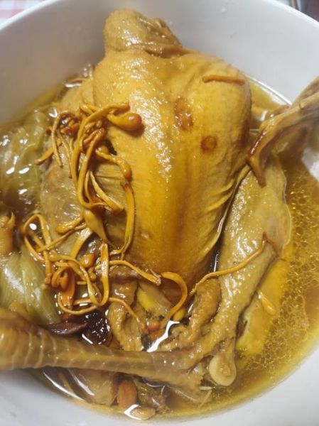 老母鸡炖汤怎么炖好喝_老母鸡炖汤用什么锅最好-第3张图片-山城妙识