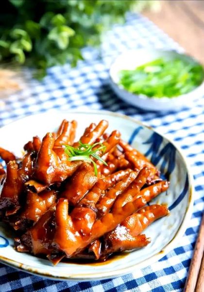 辣椒鸡爪怎么做_家常辣卤鸡爪做法-第1张图片-山城妙识