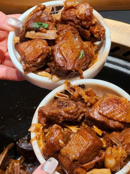 铁锅炖大鹅怎么做_正宗铁锅炖大鹅的做法-第2张图片-山城妙识