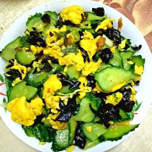 木耳炒鸡蛋为什么会中毒_木耳炒鸡蛋吃死人真相-第3张图片-山城妙识