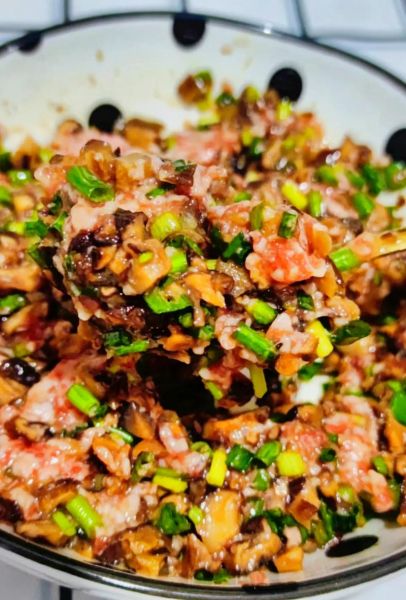 香菇饺子馅怎么调_香菇饺子馅的做法窍门-第1张图片-山城妙识