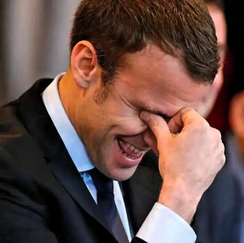 马克龙被扇耳光事件原因_法国总统安保漏洞-第1张图片-山城妙识