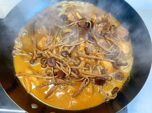 鸡肉茶树菇汤怎么炖好喝_茶树菇鸡汤的家常做法-第1张图片-山城妙识 鸡肉茶树菇汤怎么炖好喝_茶树菇鸡汤的家常做法-第1张图片-山城妙识