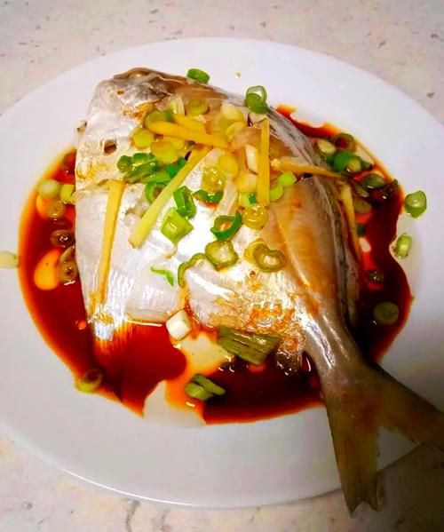 鲳鱼怎么蒸好吃又简单_清蒸鲳鱼几分钟最佳-第1张图片-山城妙识