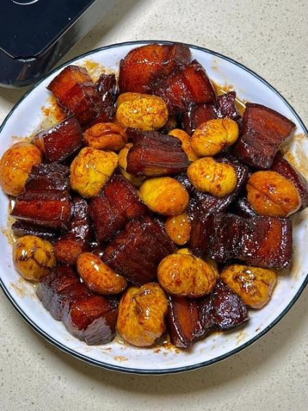 板栗烧肉怎么烧好吃窍门_板栗烧肉不柴不苦技巧-第2张图片-山城妙识