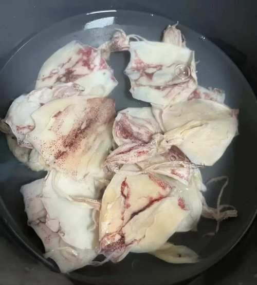 怎样泡鱿鱼又快又软_鱿鱼干怎么泡发最快最嫩-第1张图片-山城妙识 怎样泡鱿鱼又快又软_鱿鱼干怎么泡发最快最嫩-第1张图片-山城妙识