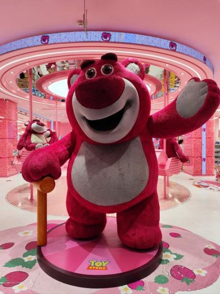 草莓熊为什么突然火了_草莓熊正品在哪买-第1张图片-山城妙识