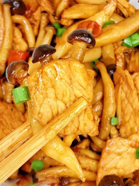 蘑菇炒肉丝怎么做_蘑菇炒肉丝的家常做法-第3张图片-山城妙识