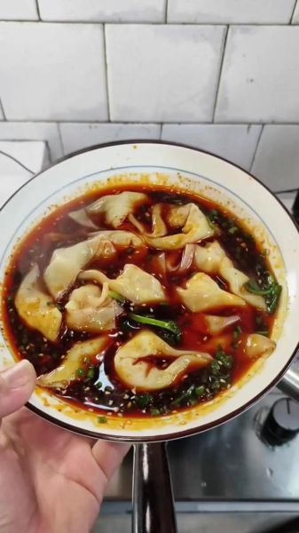 抄手馅怎么做才嫩_抄手馅怎么调才好吃-第1张图片-山城妙识