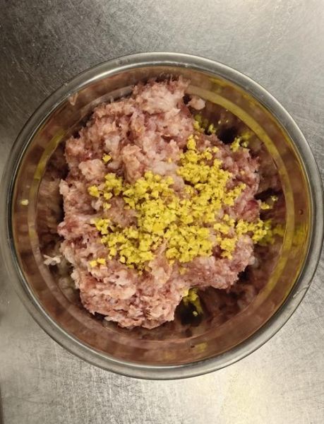 抄手馅怎么做才嫩_抄手馅怎么调才好吃-第2张图片-山城妙识