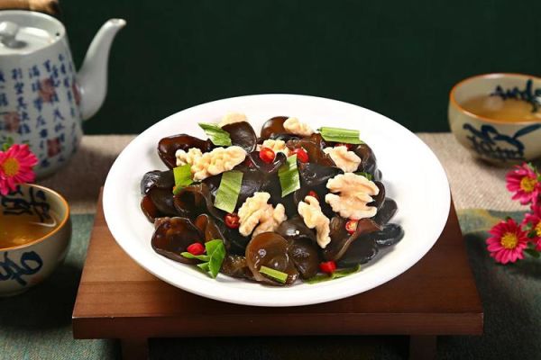 黑桃仁拌木耳能降血压吗_黑桃仁拌木耳怎么吃最养肾-第2张图片-山城妙识